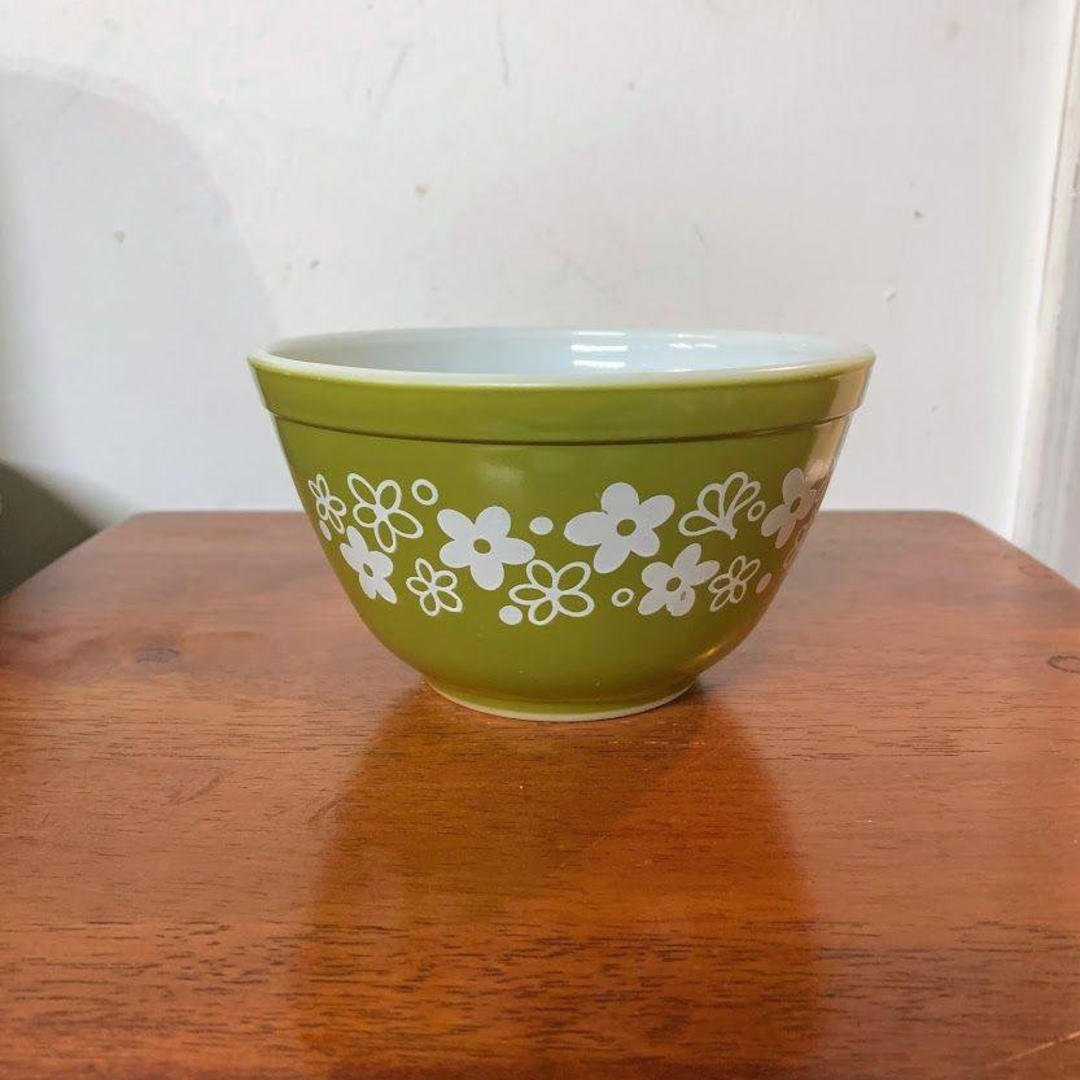 Vintage Pyrex Spring Blossom Round Mixing Bowl 401 | Over the Years ...