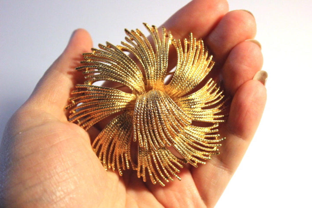 Fun Vintage Signed Monet Firework Brooch Goldtone | Venus N Furs ...