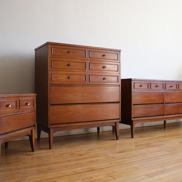 Mid Century Modern Dixie Bedroom Set | Spaced Out Studio - Albany Park ...