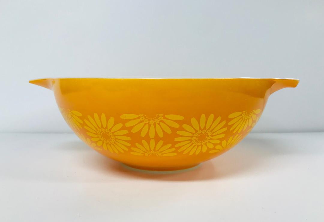 Vintage Pyrex Orange Daisy 1968 Cinderella Bowl / 442 / FREE SHIPPING ...