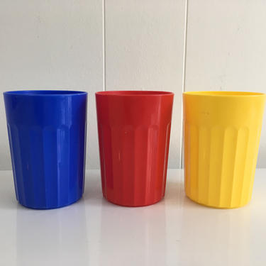 Plastic Cups Vintage 1980s Arrow Set of 3 Retro | Check Engine Vintage ...