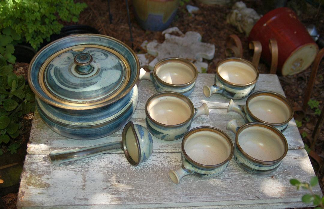 Signed John Dunlap, NW Pottery, 18 cup Blue Tones Soup / Stew ...