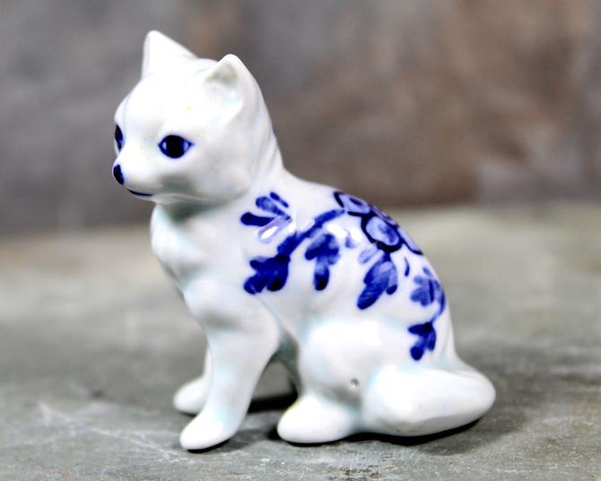 Vintage hand painted ceramic cat figurines Art & Collectibles Figurines ...