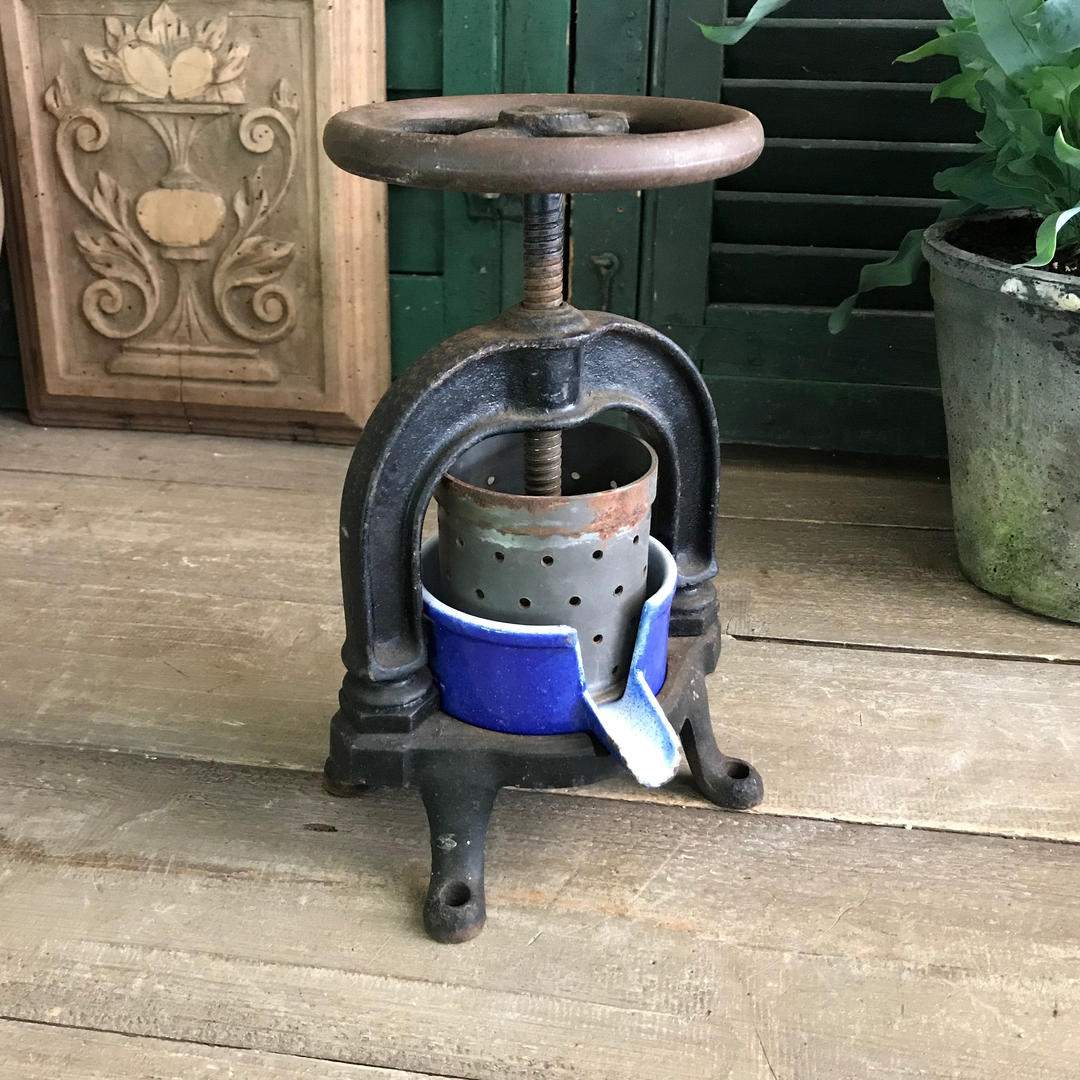 French Duck Press, Culinary History, Rustic Farmhouse Kitchen, Cast ...