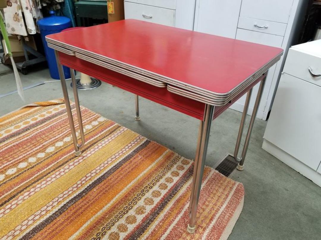 Mid-Century expanding kitchen table | Peg Leg Vintage | Beltsville, MD
