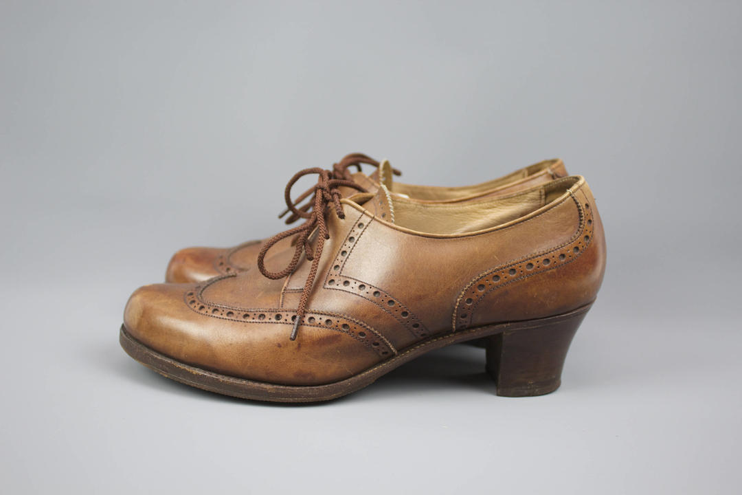 Vintage 70's Brown Leather Spectator Heels / Oxford / Saddle Shoes ...