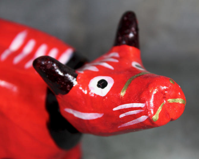 Japanese Akabeko Red Cow Toy - Bobble Head Papier Mache | Trovetorium ...