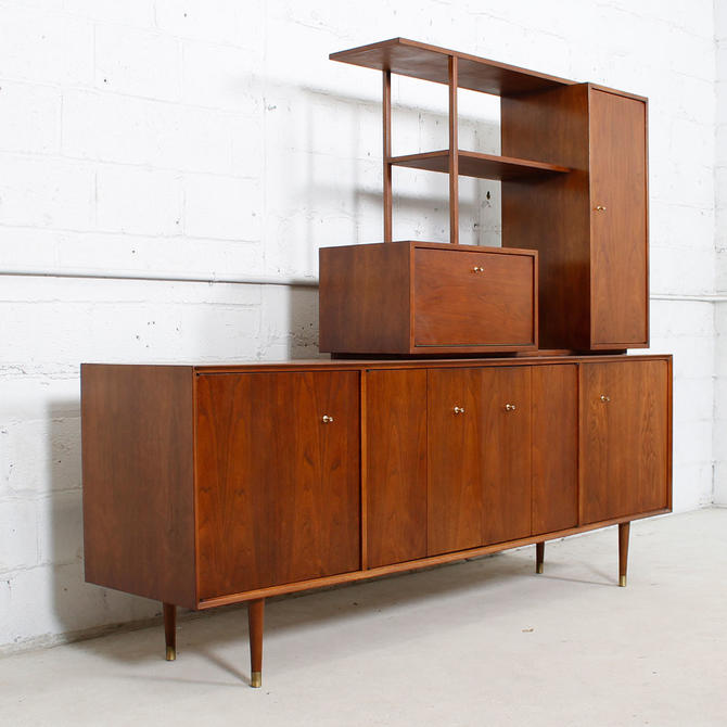 MCM Walnut Sideboard / Wall Unit w / Cantilevered Bar / Display Top ...