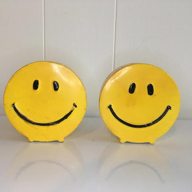 Vintage Smiley Face Salt and Pepper Shakers Set 1970 | Check Engine ...