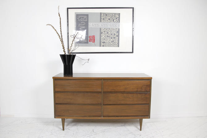 Vintage mcm 6 drawer dresser by Bassett furniture Free delivery in Omasa Projects Bushwick Brooklyn NY