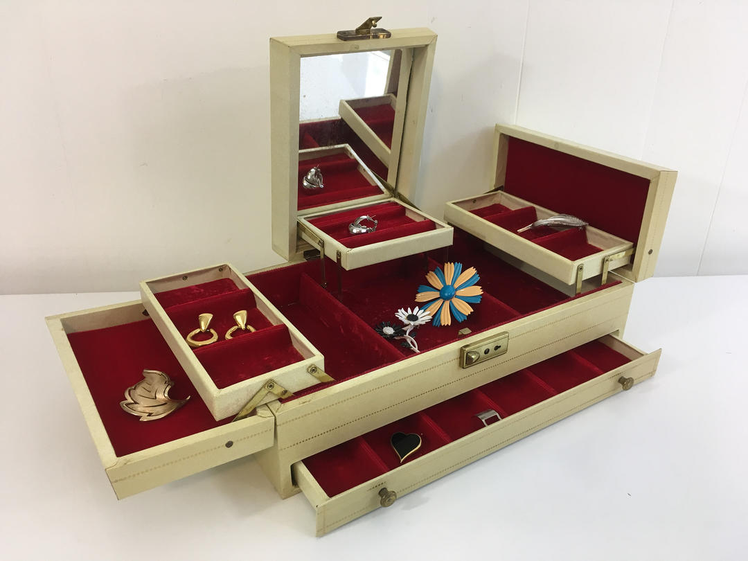 Vintage White Jewelry Box Red Velvet Lining Gold Ornate Case | Check ...