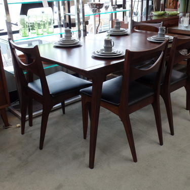 Drexel Profile Dining Set with Four Chairs and | Peg Leg Vintage ...
