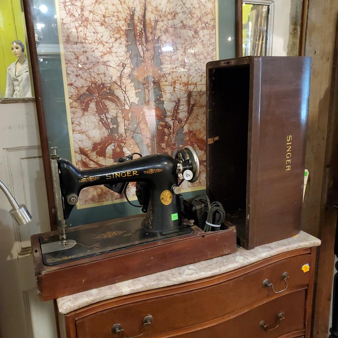 1927 Singer Class 66 Electric Sewing Machine with Case | Community ...