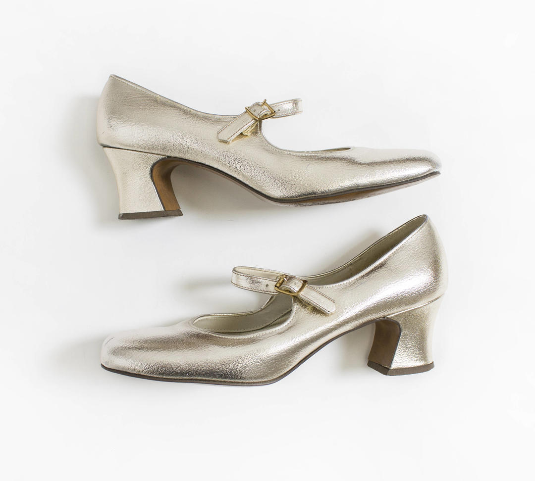 Vintage 1960s Shoes - Silver Metallic FauxLeather Mod Mary Jane | Deja ...