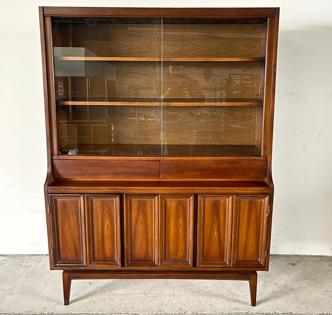 Mid-Century Modern Breakfront China Cabinet | Second Hand Stories ...