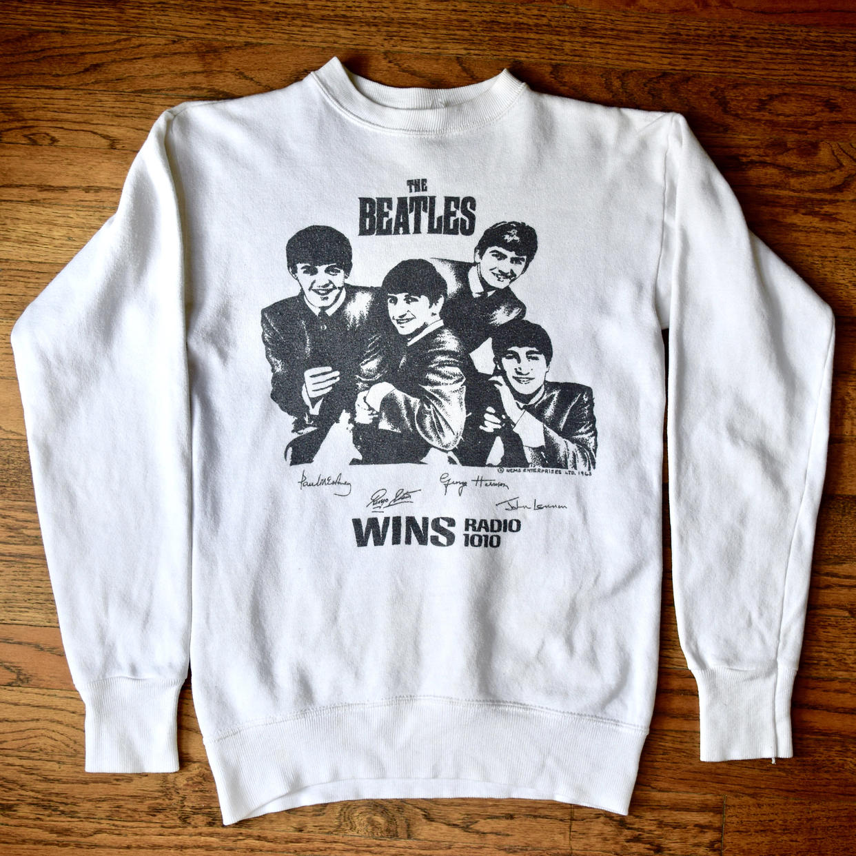 1964 British Invasion Official BEATLES NEMS WINS Crew Neck ...
