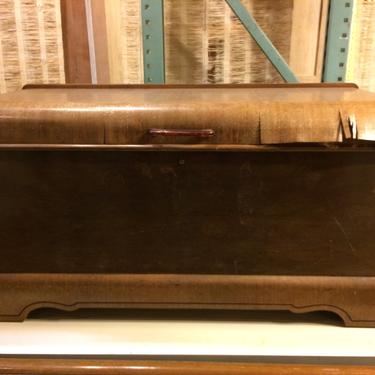 1940s Ed. Roos Co. Sweetheart Cedar Chest | Earthwise Architectual ...