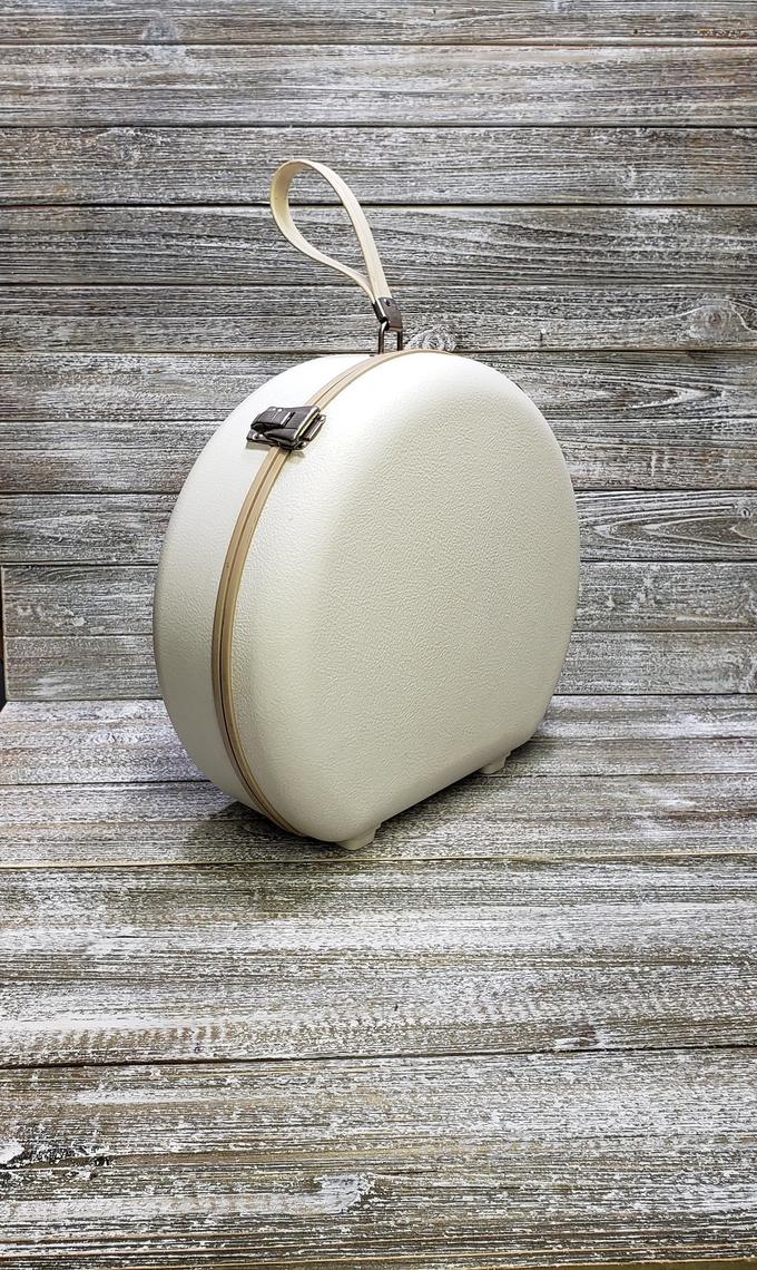Vintage Round Carry Case, Vintage White Round Suitcase, Makeup Tote ...