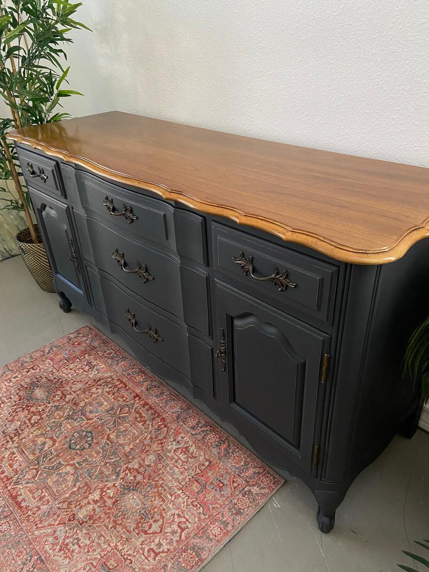 Vintage French Provincial Buffet Credenza Entry Table by Thomasville ...