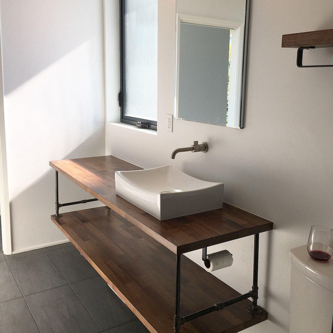 Floating Bathroom Vanity with Pipe / Industrial restroom / Pipe Vanity ...