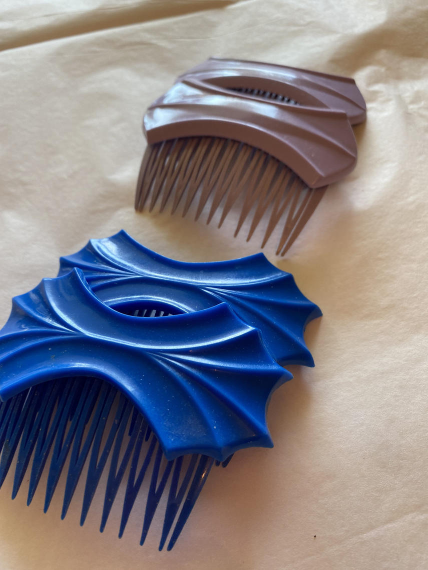 80’s hair combs~ 2 pair 1970’s-1980’s vintage blue & lavender plastic ...