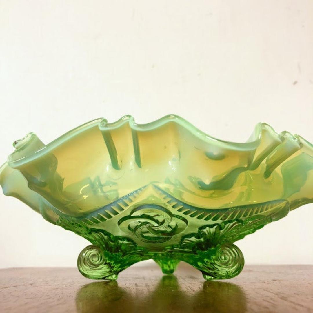 Antique Jefferson Glass Opalescent Green Ruffles and Rings Footed Bowl ...