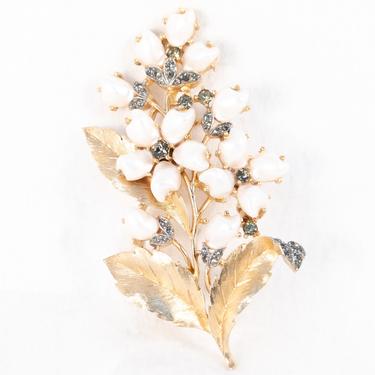 Trifari Sorrento Baby Tooth Pearl Flower Brooch | Rhinestone Rosie ...