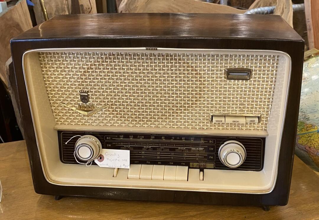 Grundig 1088 AM/FM Radio | Dig This | New Jersey