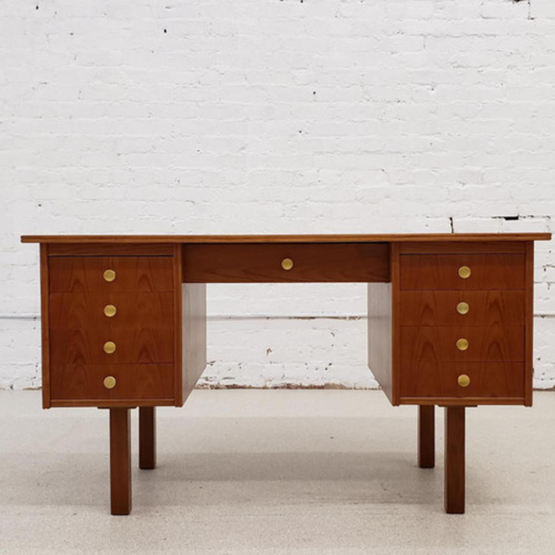 Rare multi drawer 9 drawer desk in walnut | Sunbeam Vintage | Highland ...