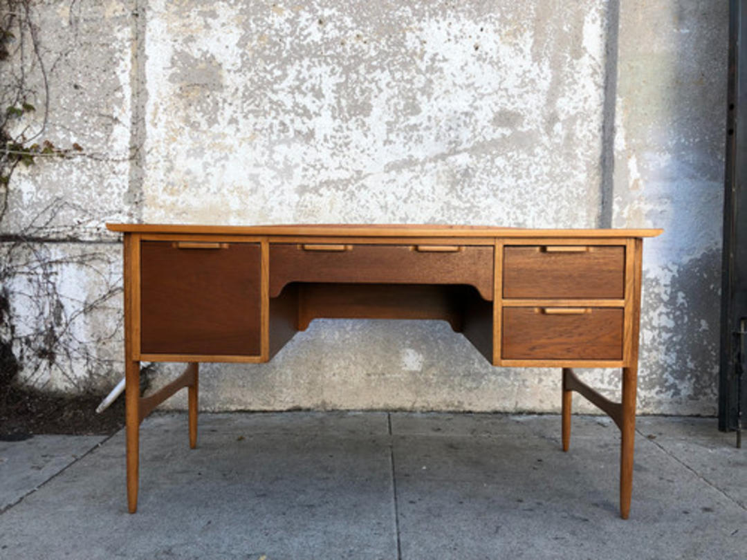Vintage Lane 4 Drawer Desk | Sunbeam Vintage | Highland Park - Los ...