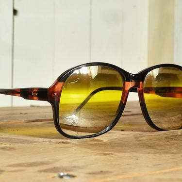 Vintage 1970s Sunglasses Suzy Chapstick Chaffee High Contrast | Fly ...