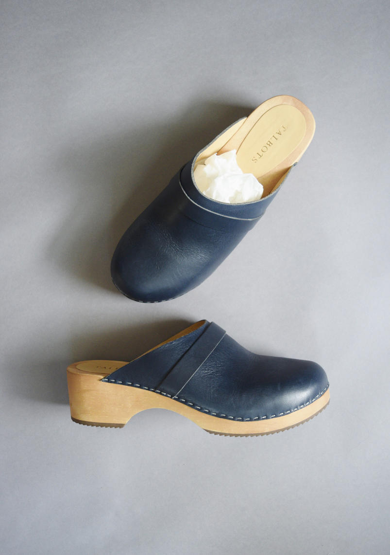 Vintage Swedish Style Clogs in Blue Leather | by Talbots | 1990s | | We ...