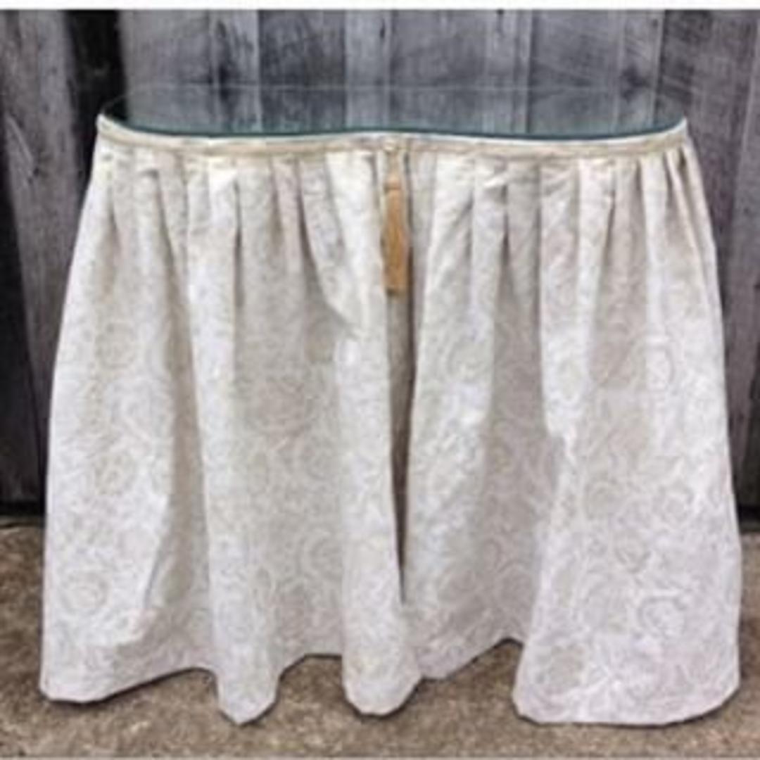 Kidney shaped vanity skirts for sale store