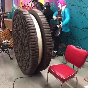 Worlds Biggest Oreo Cookie Prop | Platform 9 | Los Angeles, CA