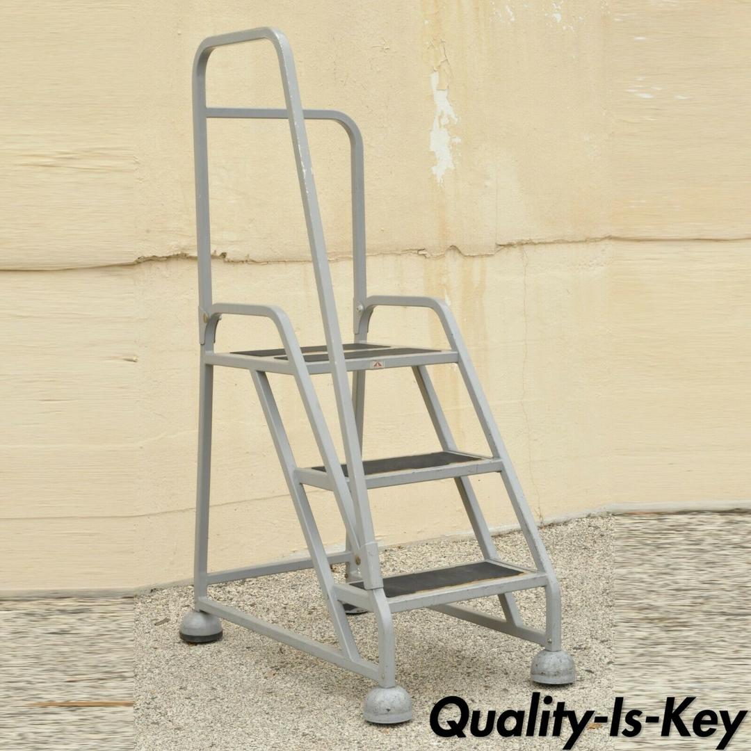Grey Aluminum 3 Step Rolling Industrial Warehouse Step Ladder on Wheels ...