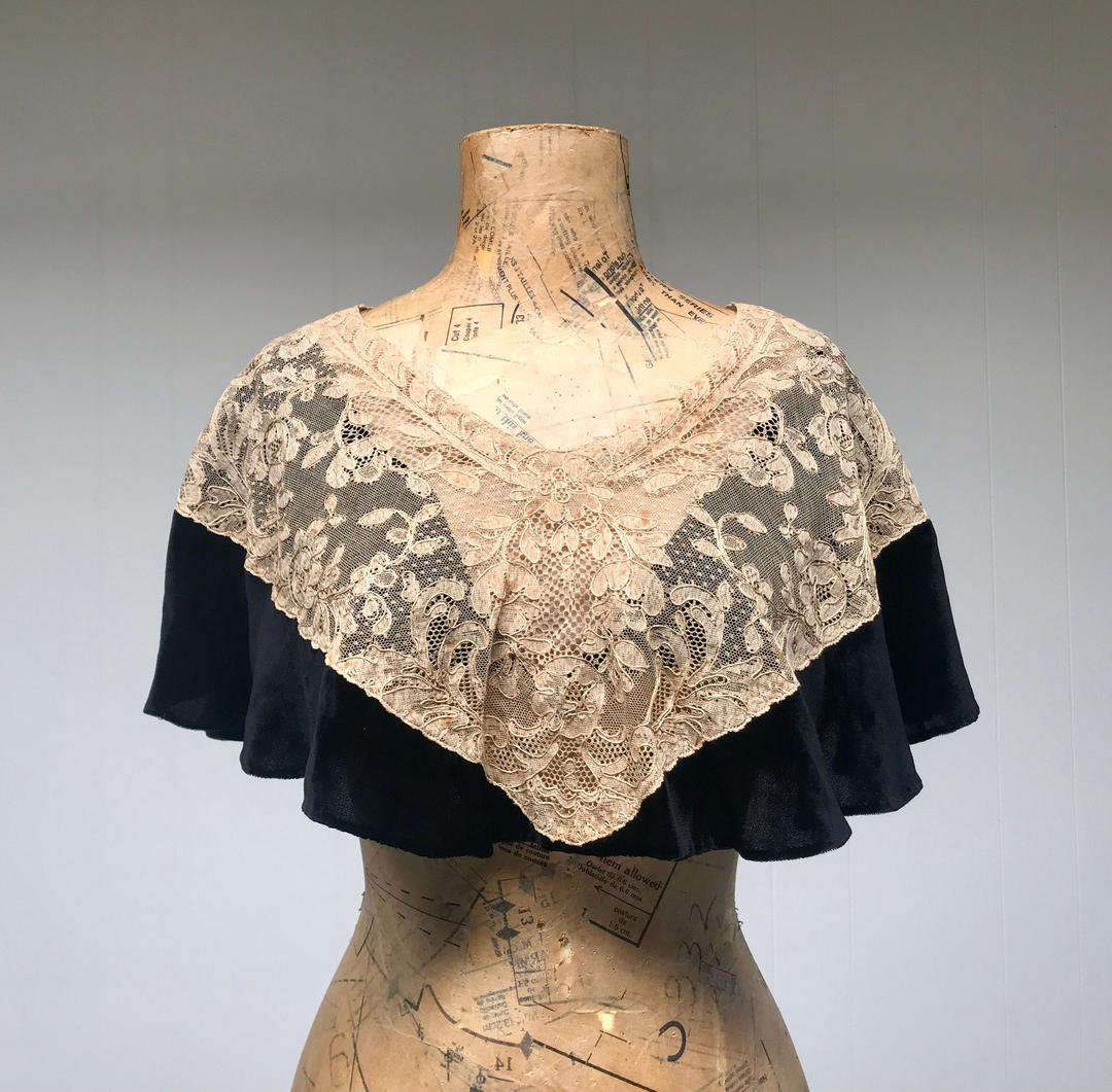 Vintage 1930s Black Velvet and Lace Remnant, 30s Evening Capelet ...