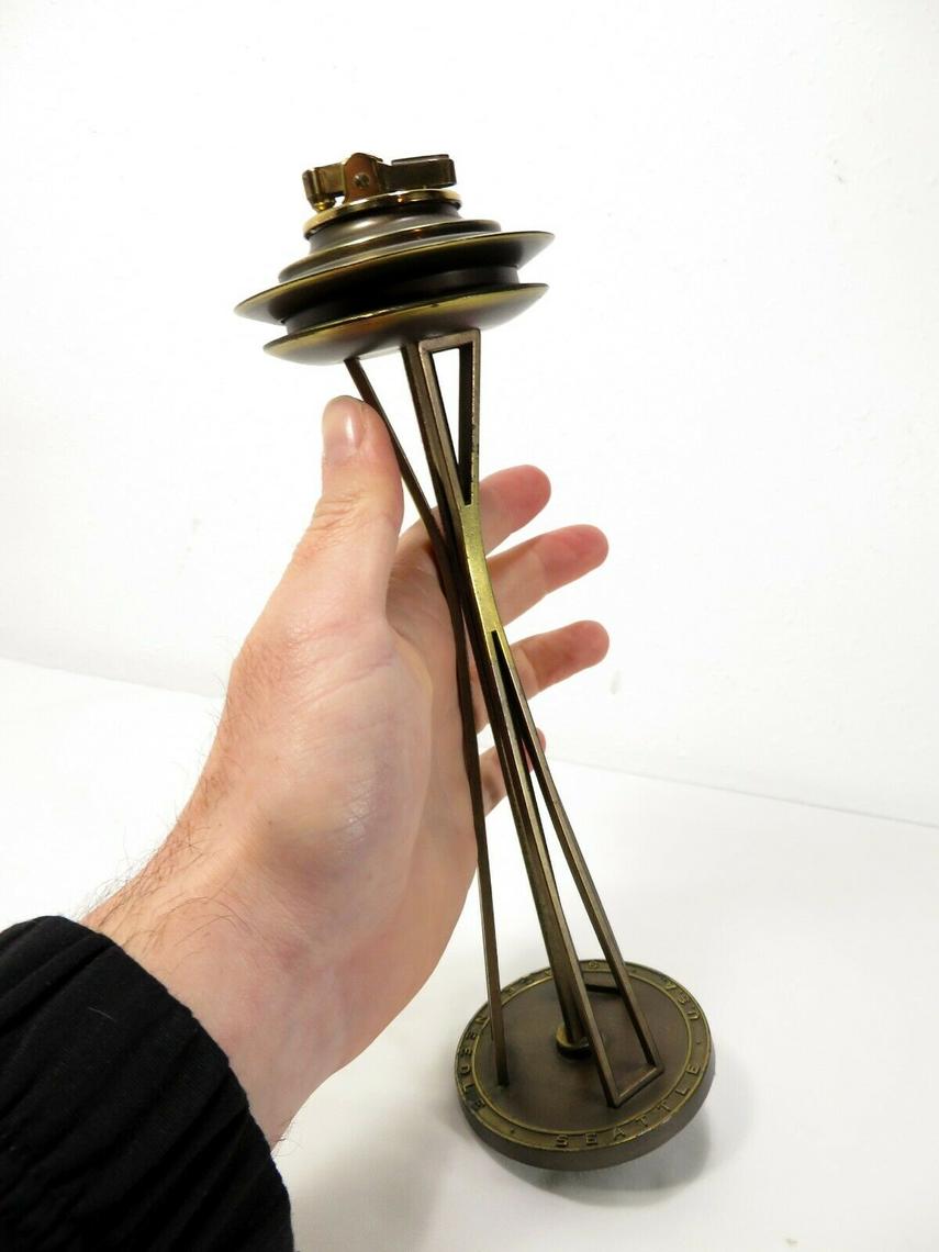 VTG Mid Century 1962 SEATTLE WORLDS FAIR SPACE NEEDLE TABLE LIGHTER ...