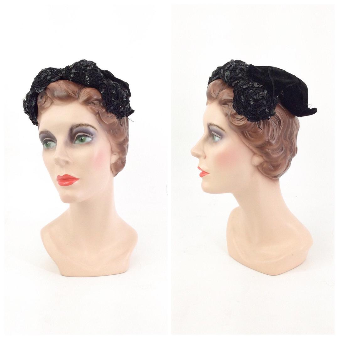 50s Black Velvet & Sequin Capulet Hat / 1950s Vintage Velveteen Juliet ...