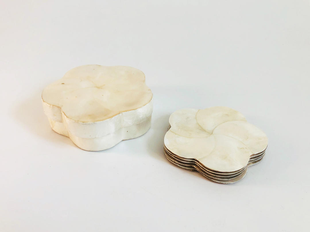 Vintage Flower Shaped Capiz Shell Coaster Box Set / Set of 5 | Sergeant ...