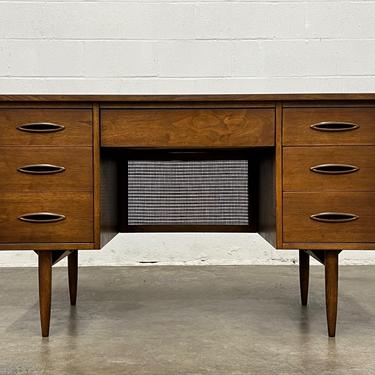 Broyhill Sculptra Mid-Century Modern Walnut 5-Drawer Writing Desk ...