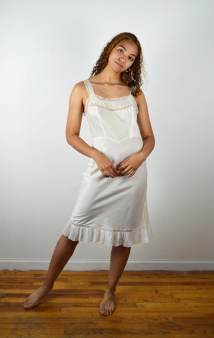 Vintage 40s 50s White Slip / 1950s 1940s Vintage Long Slip / | Erratic ...