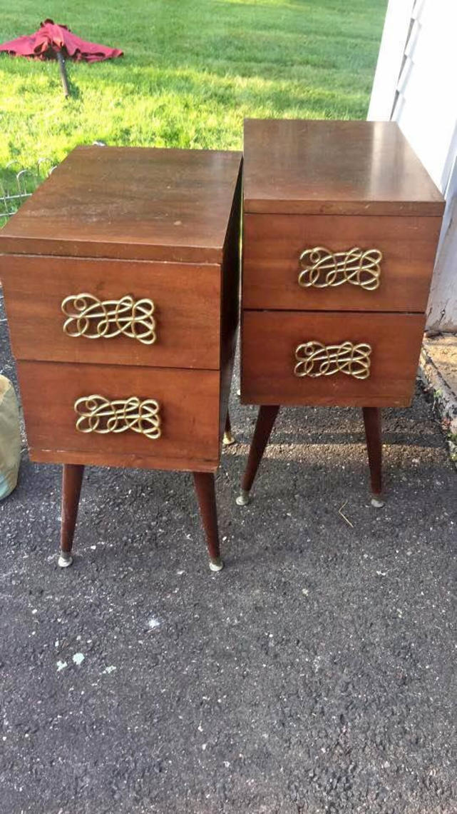 Vintage Mid Century Modern Pyramid Shape Nightstands Large Bow ...