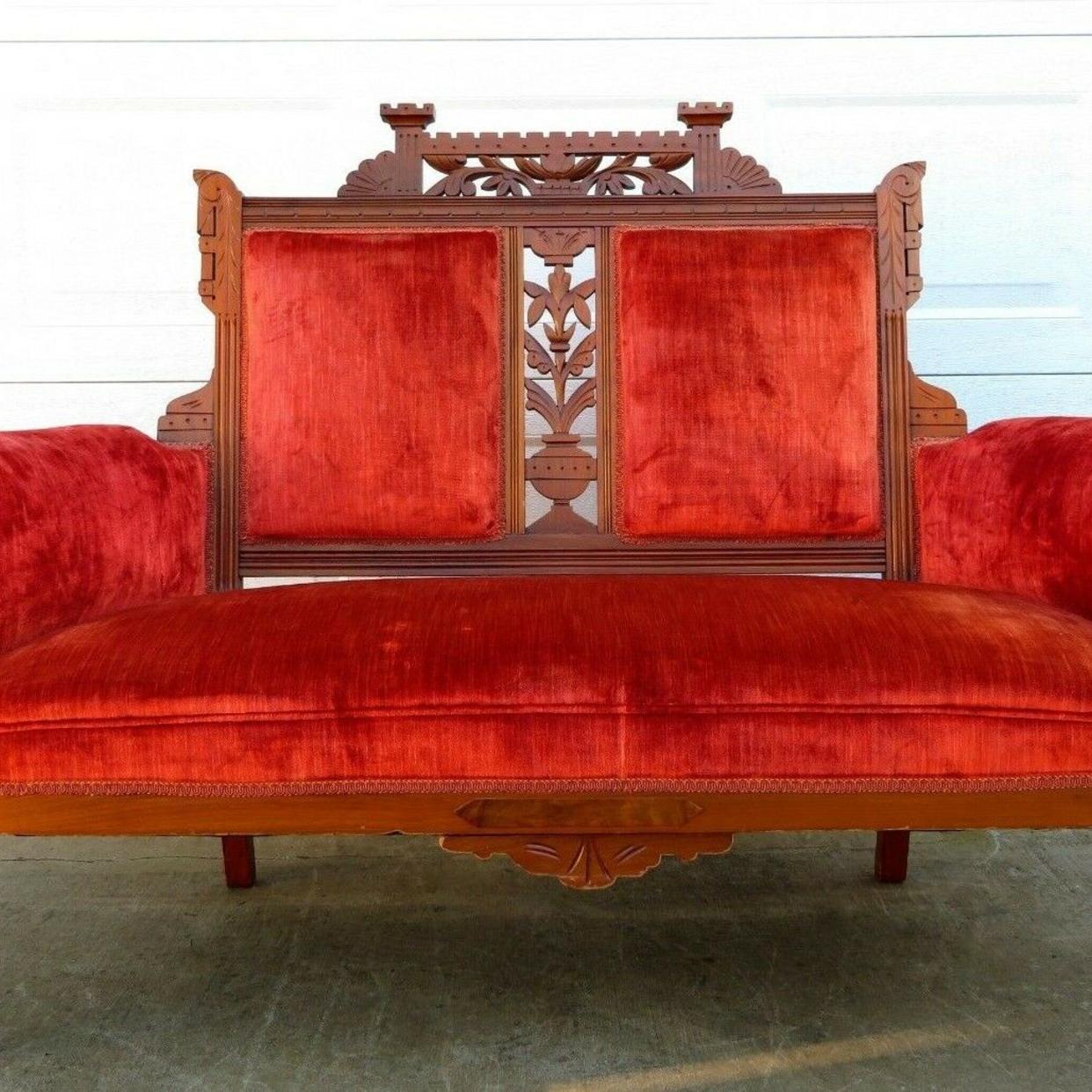 ANTIQUE Eastlake VICTORIAN CARVED WOOD RED VELVET SETTEE | Urban ...