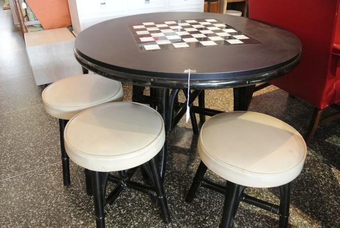 Checker board table top with 4 stools. $150. | Miss Pixies | Adams ...